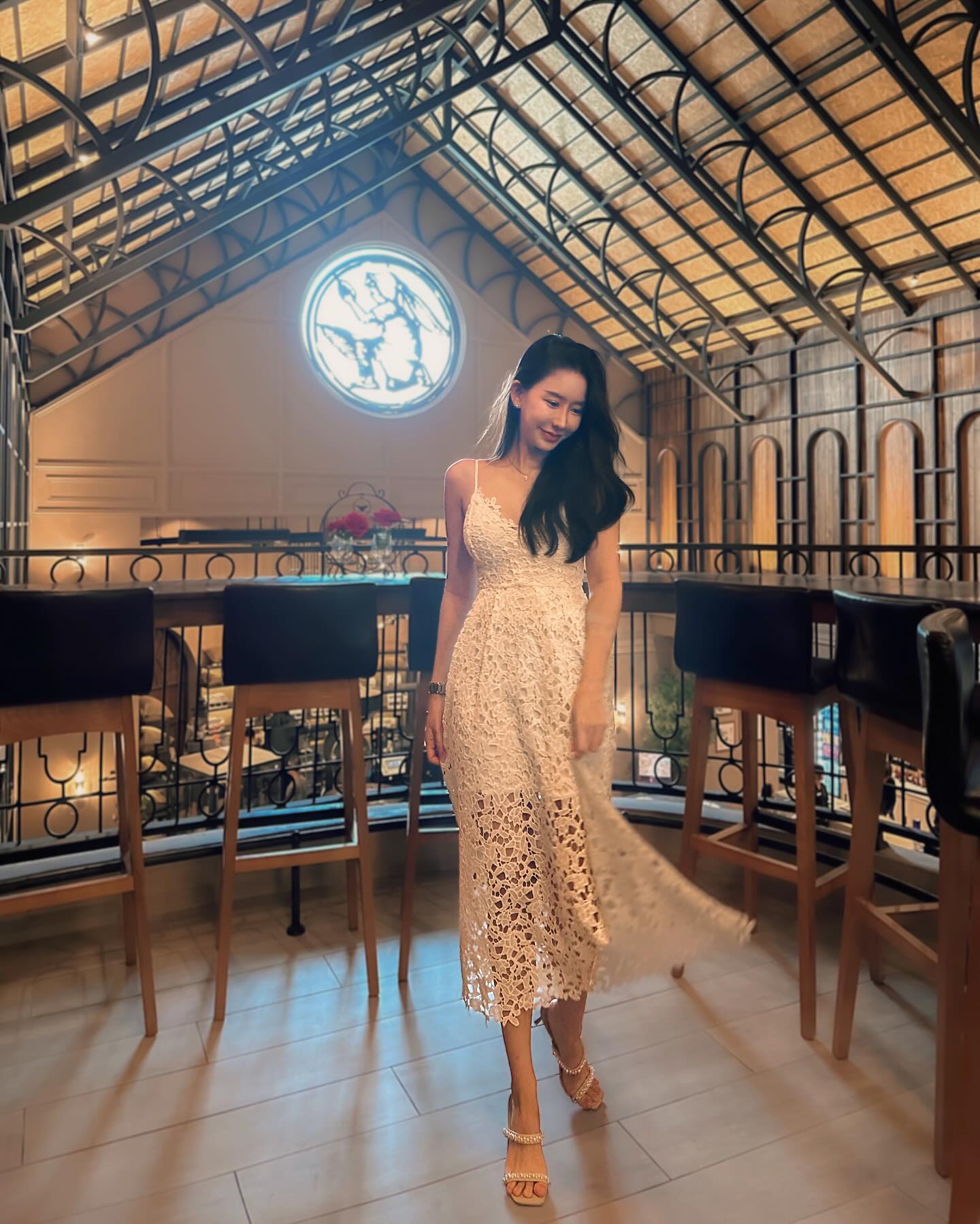 น้องแพรวา k.praewa ลูกไม้สีขาว 4 GIF