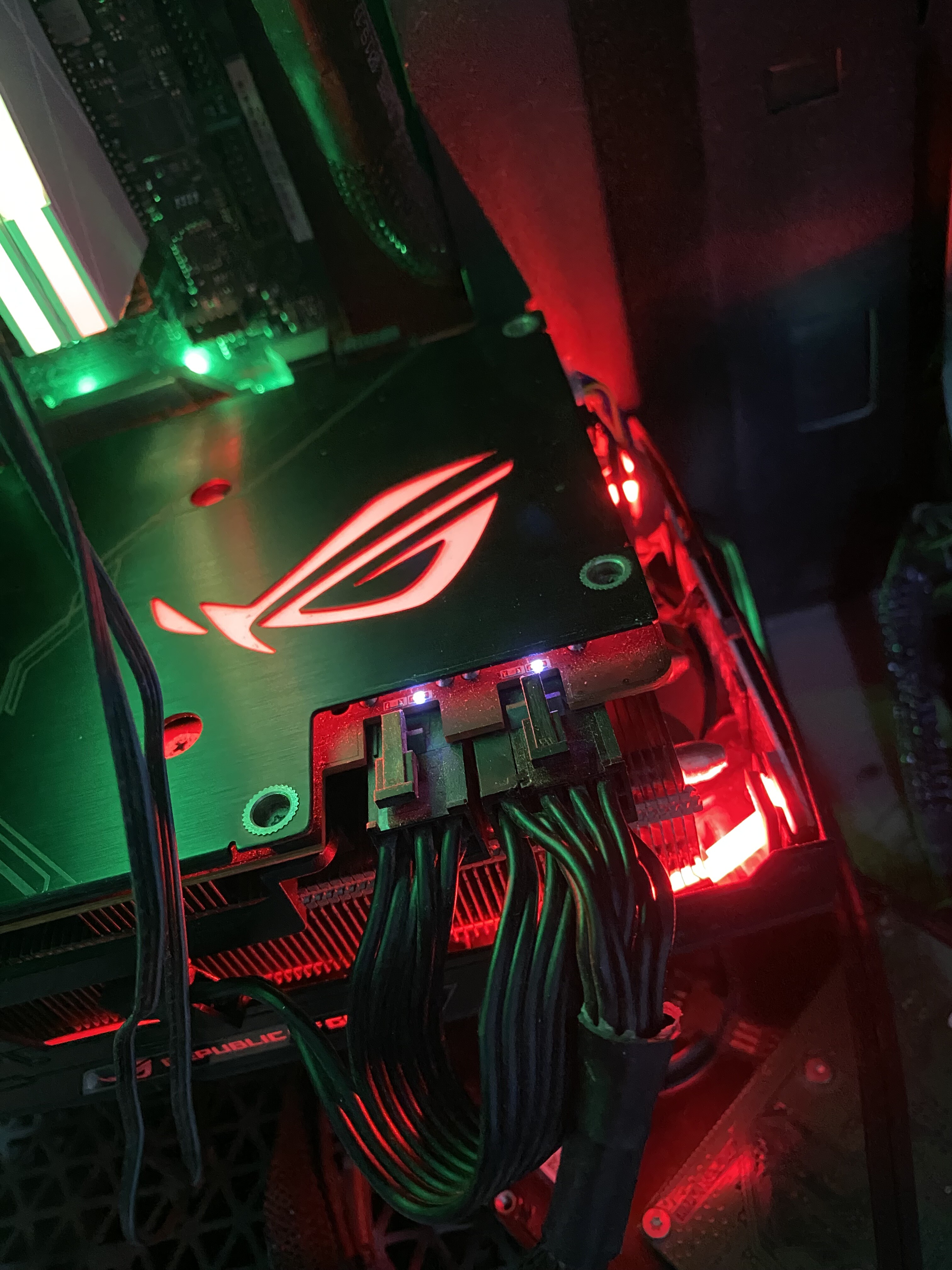 Asus Rog Strix RX5600XT สวยๆ - Overclockzone.com ชุมชนคนไอที ที่ใหญ่ที่สุดในเมืองไทย